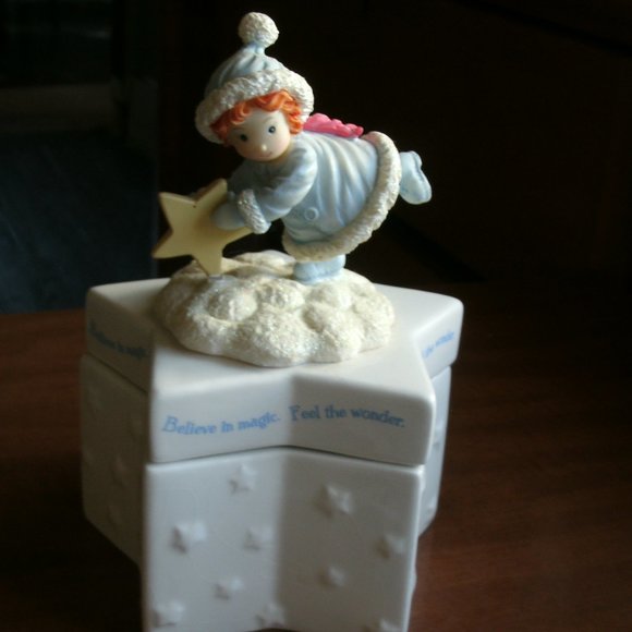 Hallmark | Accents | Vintage Hallmark Gourmet Gifts Covered Dish ...